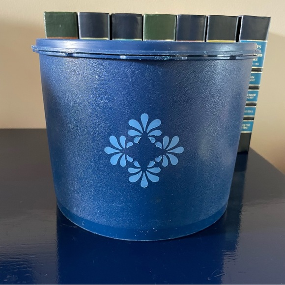Tupperware | Kitchen | Vintage Tupperware Blue Servalier Canister 626 ...
